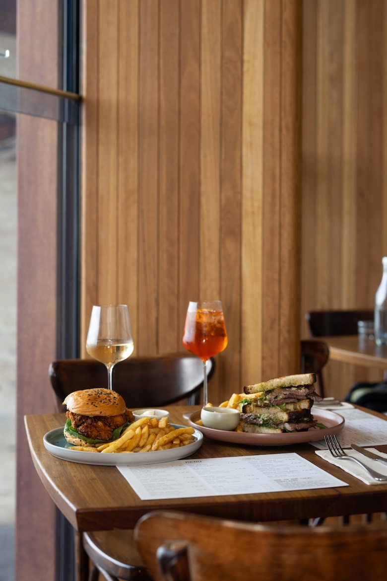 Acacia Dining - Maitland, Hunter Valley | HUNTERhunter