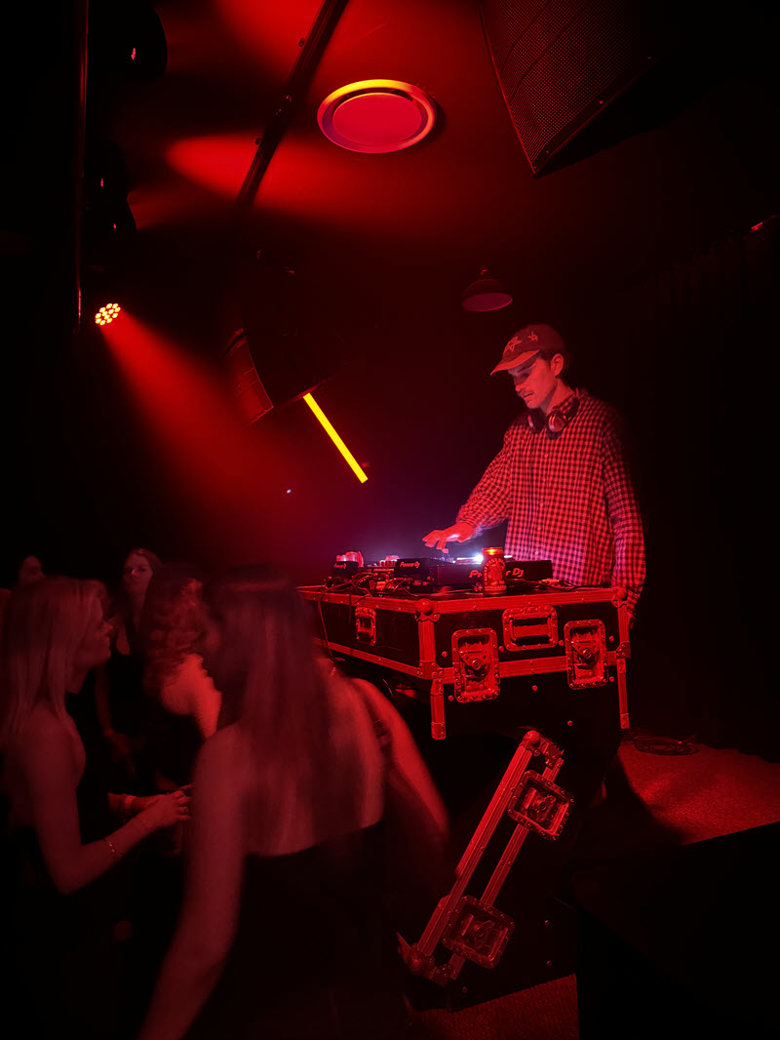The Den - Newcastle | HUNTERhunter